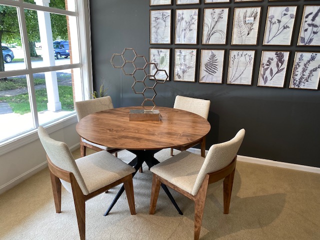 E-Showroom - Russell's Furniture