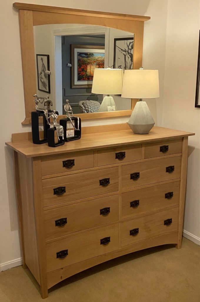 E-Showroom - Russell's Furniture