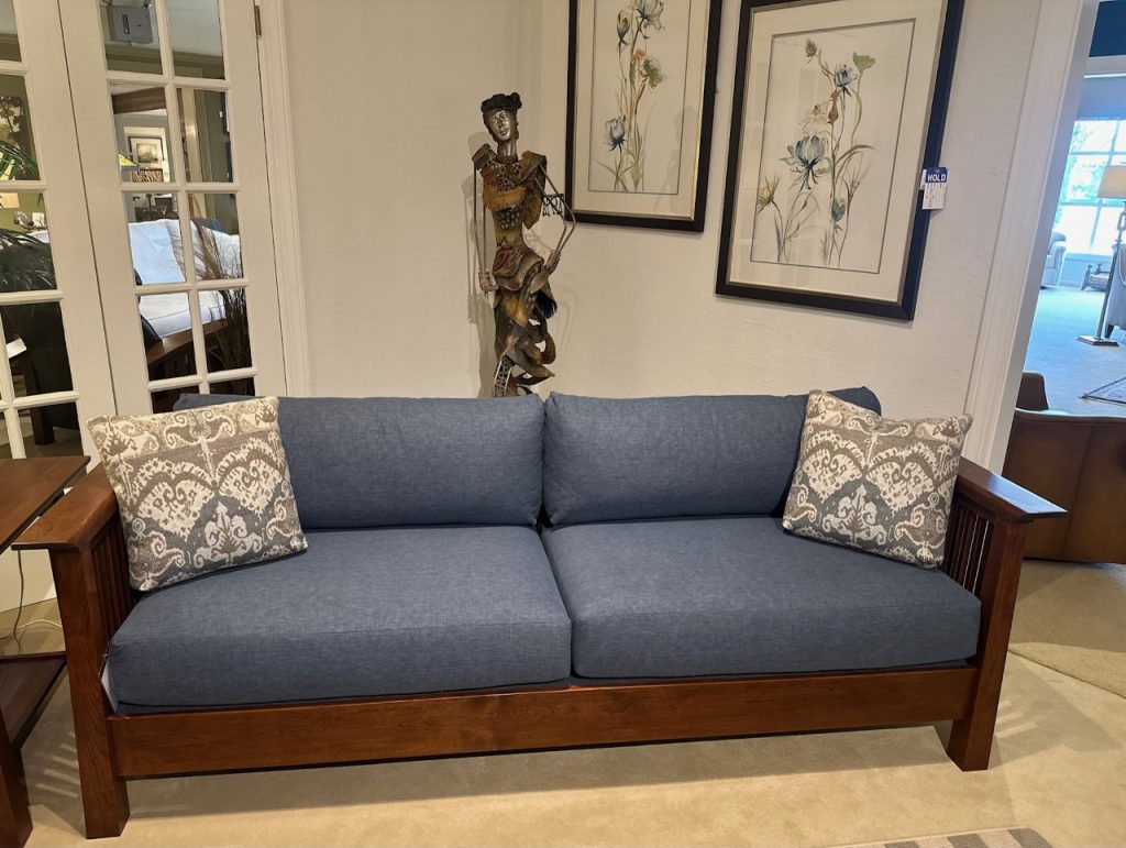 E-Showroom - Russell's Furniture