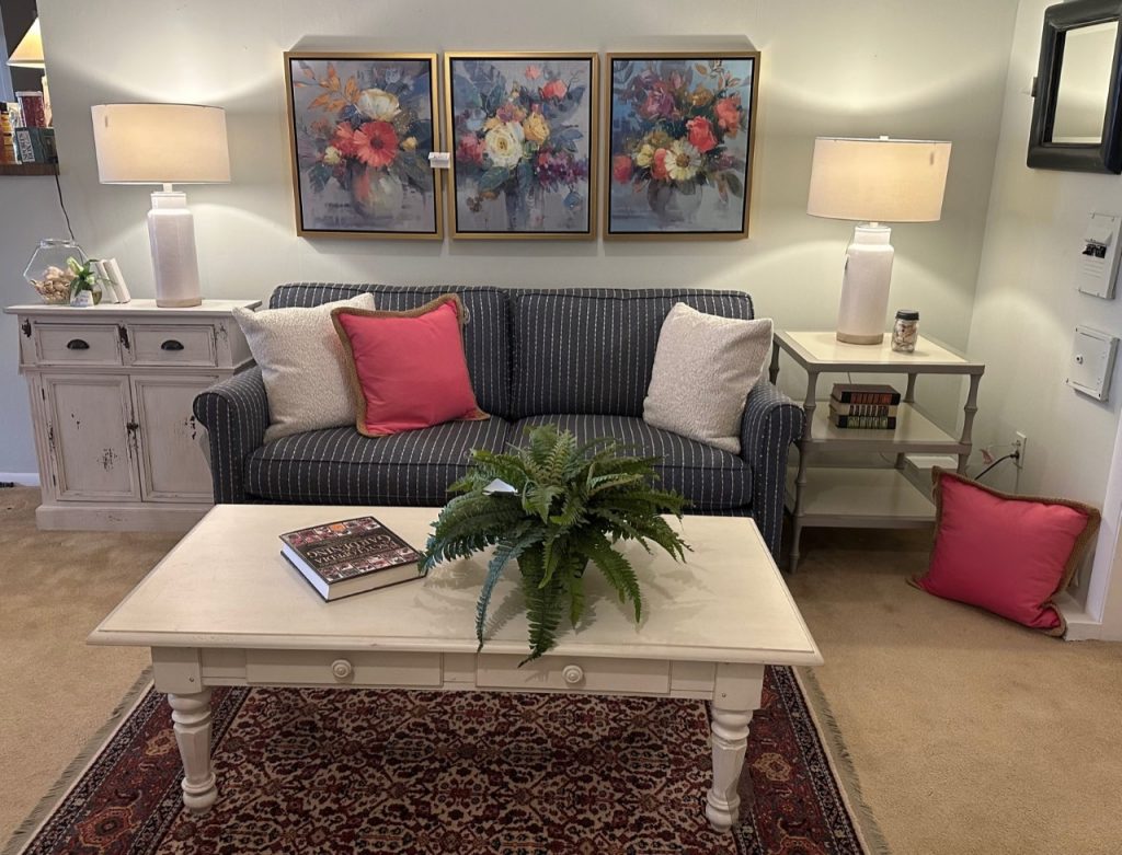 E-Showroom - Russell's Furniture