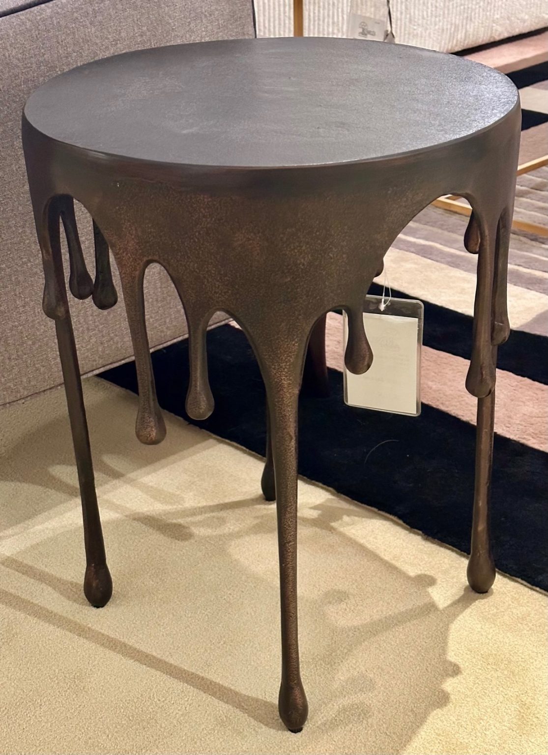 E-Showroom - Russell's Furniture