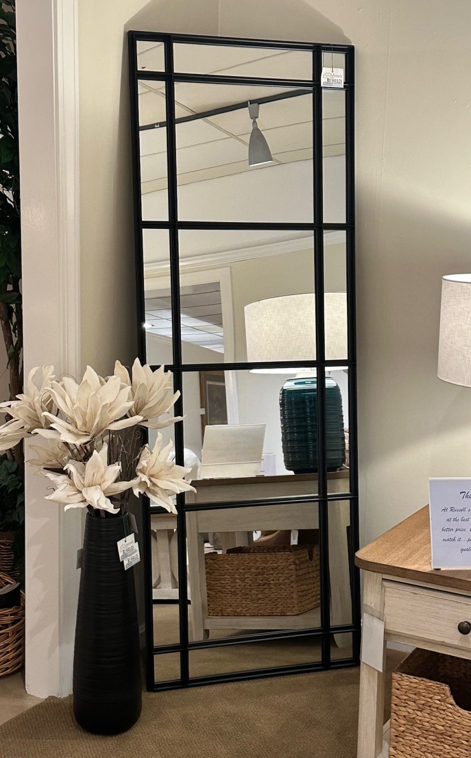 E-Showroom - Russell's Furniture