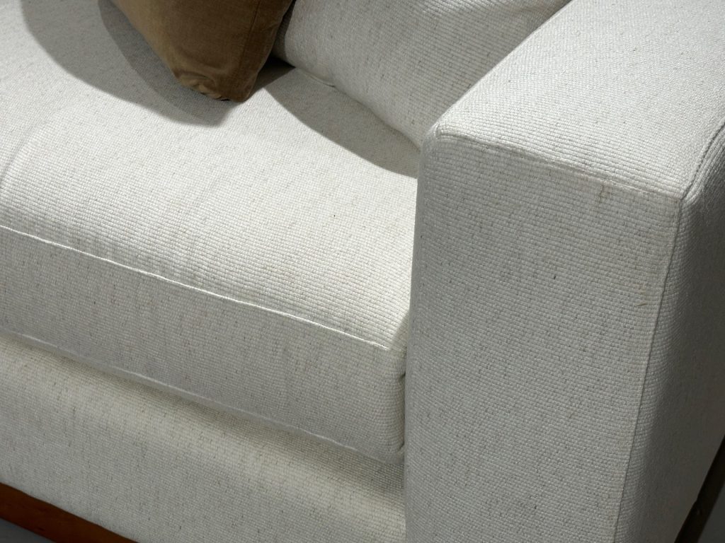 E-Showroom - Russell's Furniture