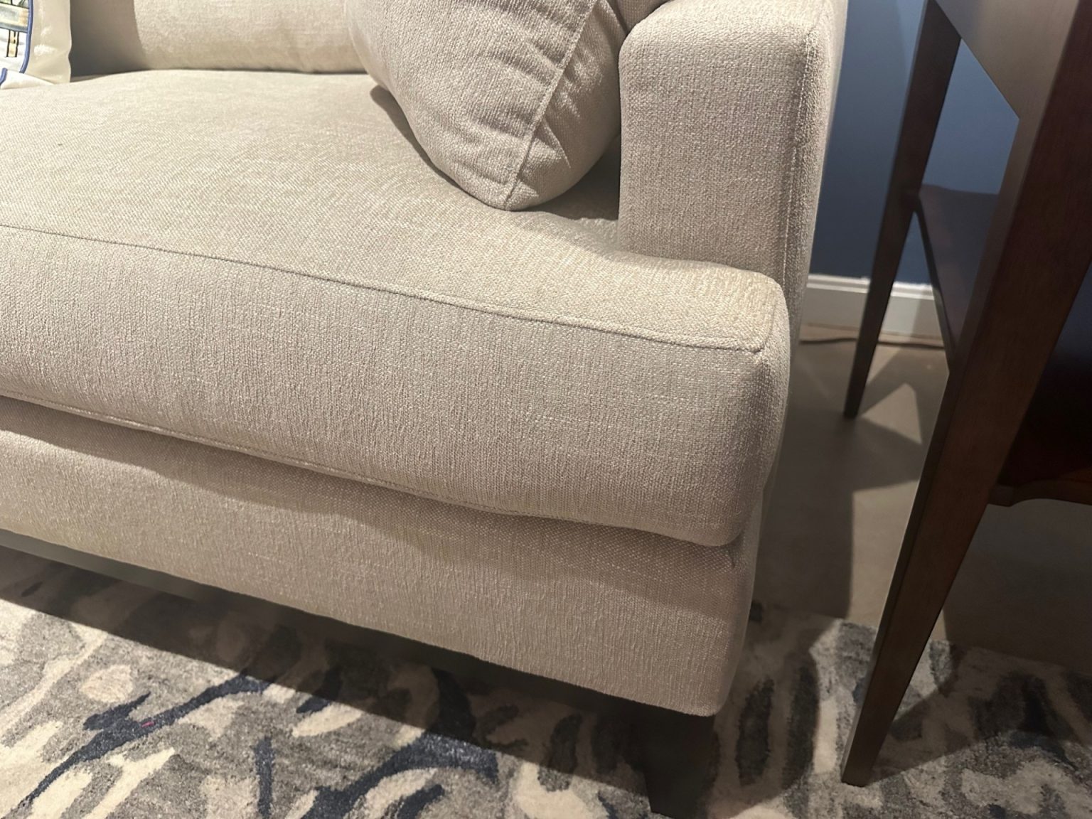 E-Showroom - Russell's Furniture