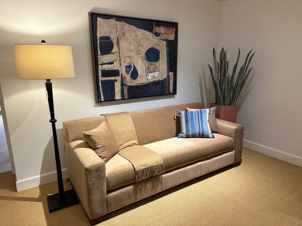 E-Showroom - Russell's Furniture