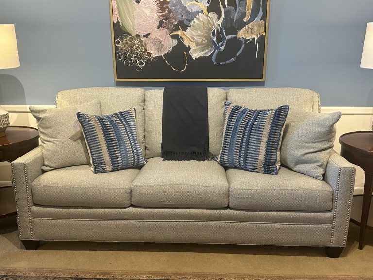 E-Showroom - Russell's Furniture